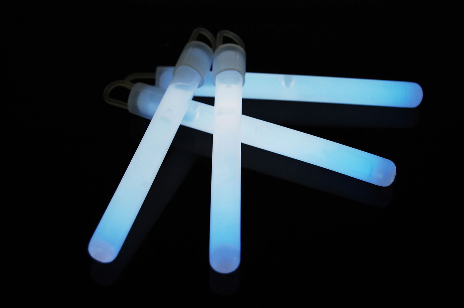 4 inch Premium White Glow Sticks with Lanyards- 25 Count