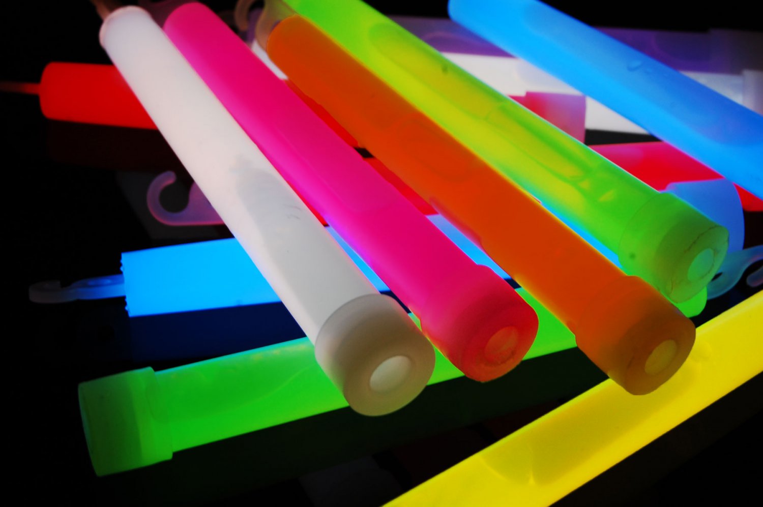 Set of 12 Assorted Jumbo 6 Inch 12 Hour Safety Glow Sticks
