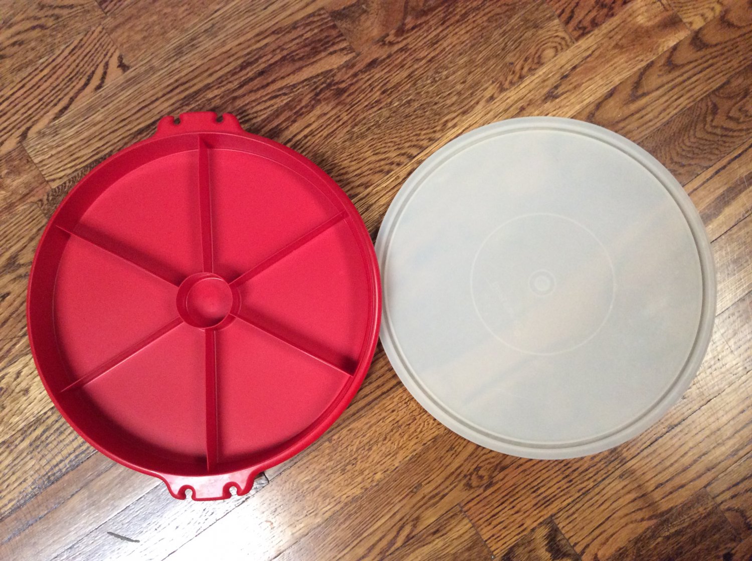 Vintage Tupperware Carrier Red Vegetable Tray with Lid 405-9