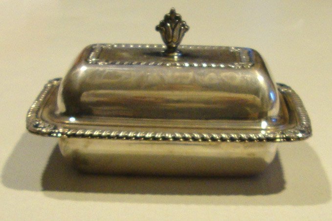 Vintage Silver Plated Oneida Ltd Small Covered Butter Dish