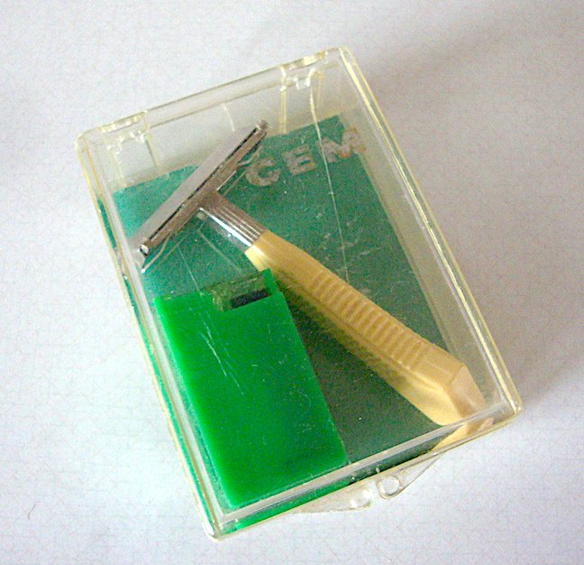 Vintage Gem Single Edge Safety Razor w/ Orig. Storage Box
