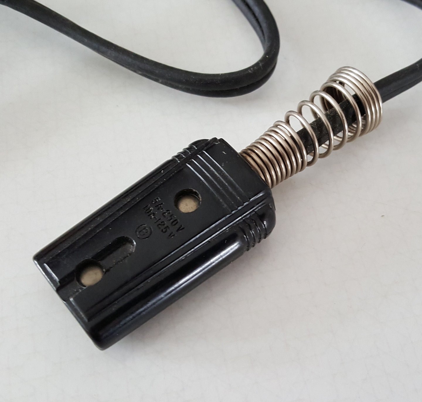Vintage Belden APPLIANCE CORD 2-Prong Bakelite End - 5A 250V 10A 125V B Vintage Belden APPLIANCE CORD 2-Prong Bakelite End - 5A 250V 10A 125V B