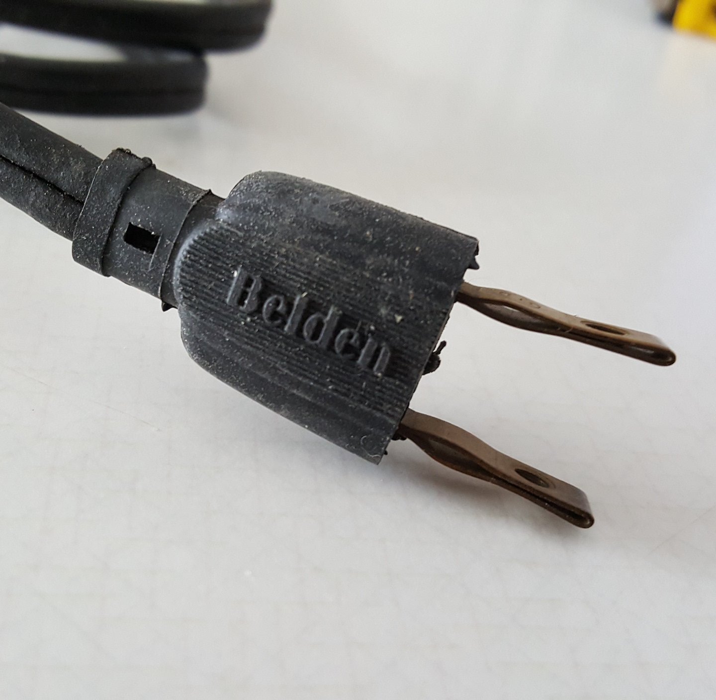 Vintage Belden APPLIANCE CORD 2-Prong Bakelite End - 5A 250V 10A 125V B Vintage Belden APPLIANCE CORD 2-Prong Bakelite End - 5A 250V 10A 125V B