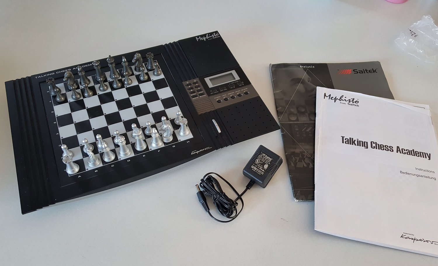 CT06 Saitek Mephisto Talking Chess Academy Computer - 2003