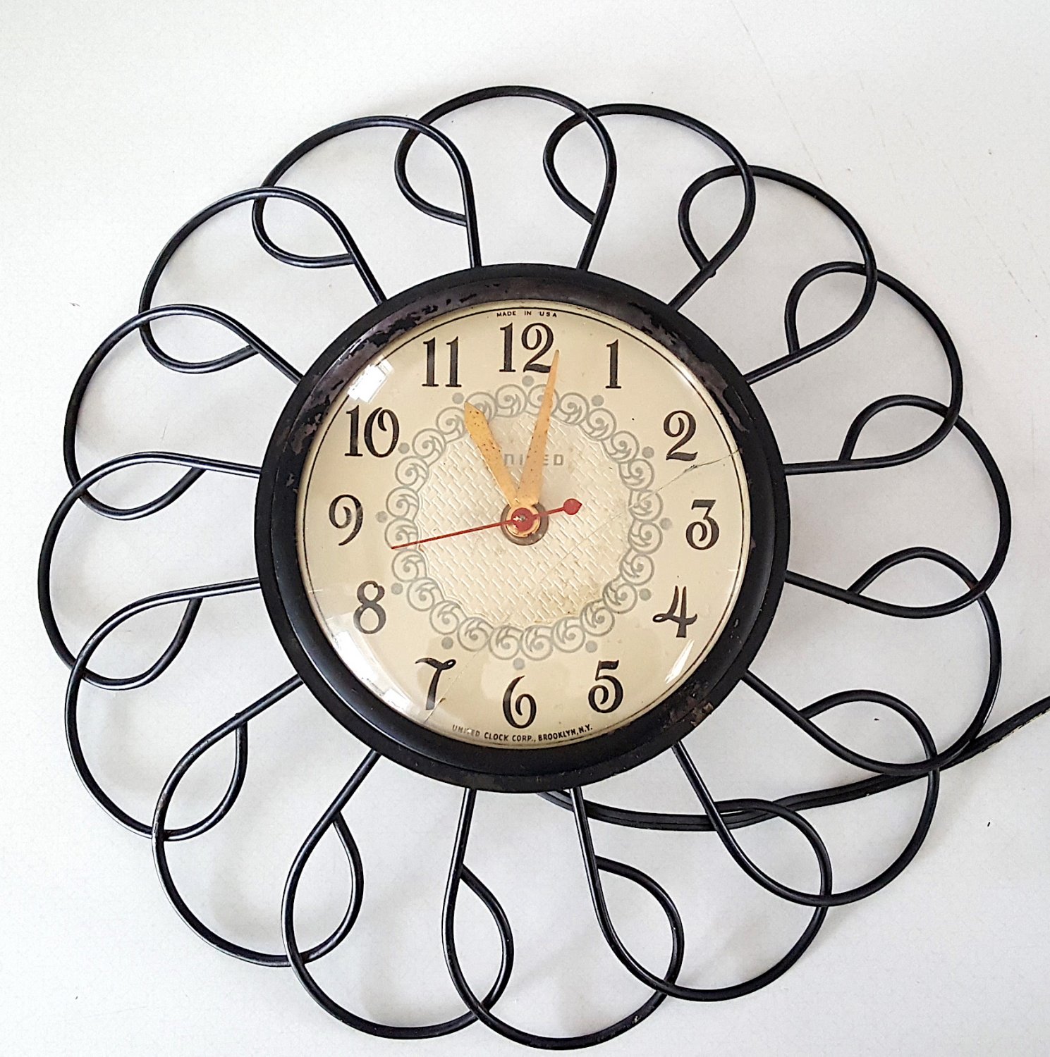 Vintage 1950s United Clock Corp. Electric Wall Clock Model 66 - needs ...
