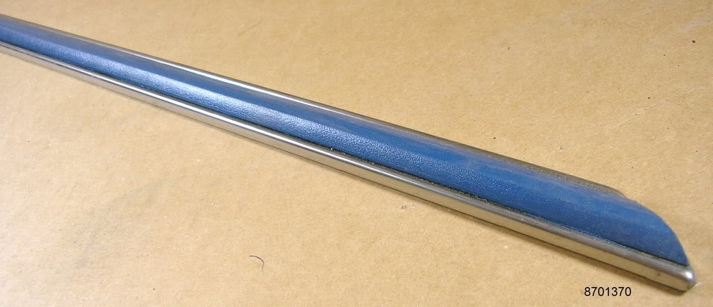 69 Pontiac Fullsize 4 door rear door molding RH NOS