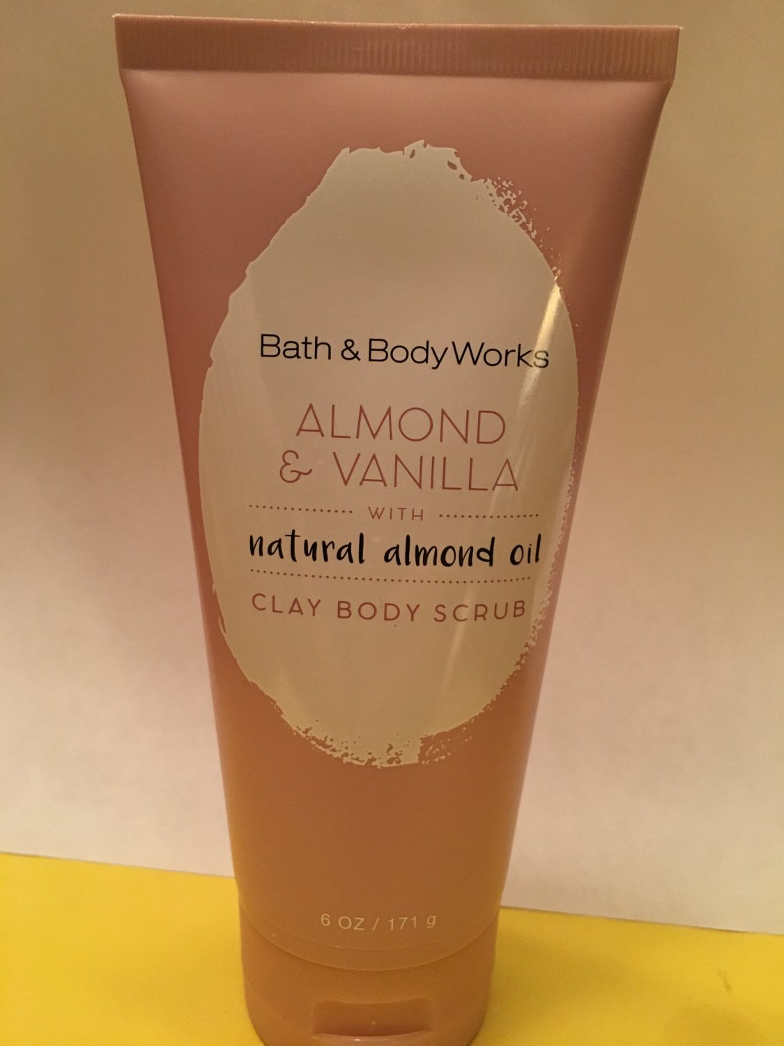 Bath & Body Works Almond and Vanilla Clay Body Scrub