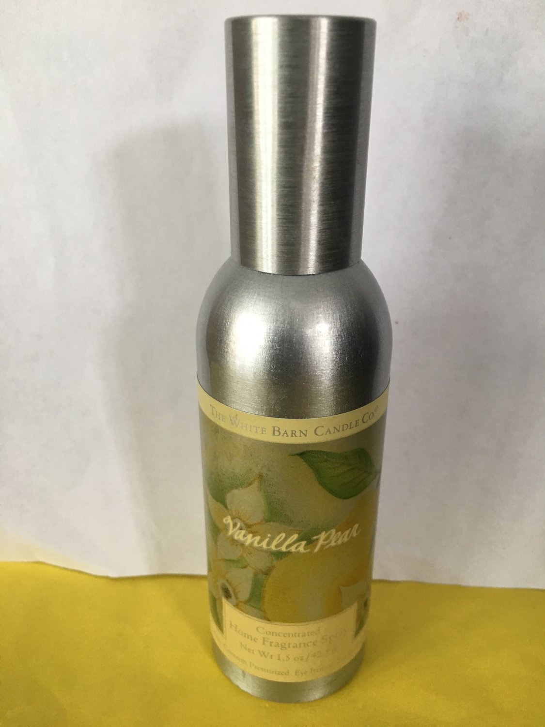 Bath & Body Works White Barn Vanilla Pear Home Fragrance Spray