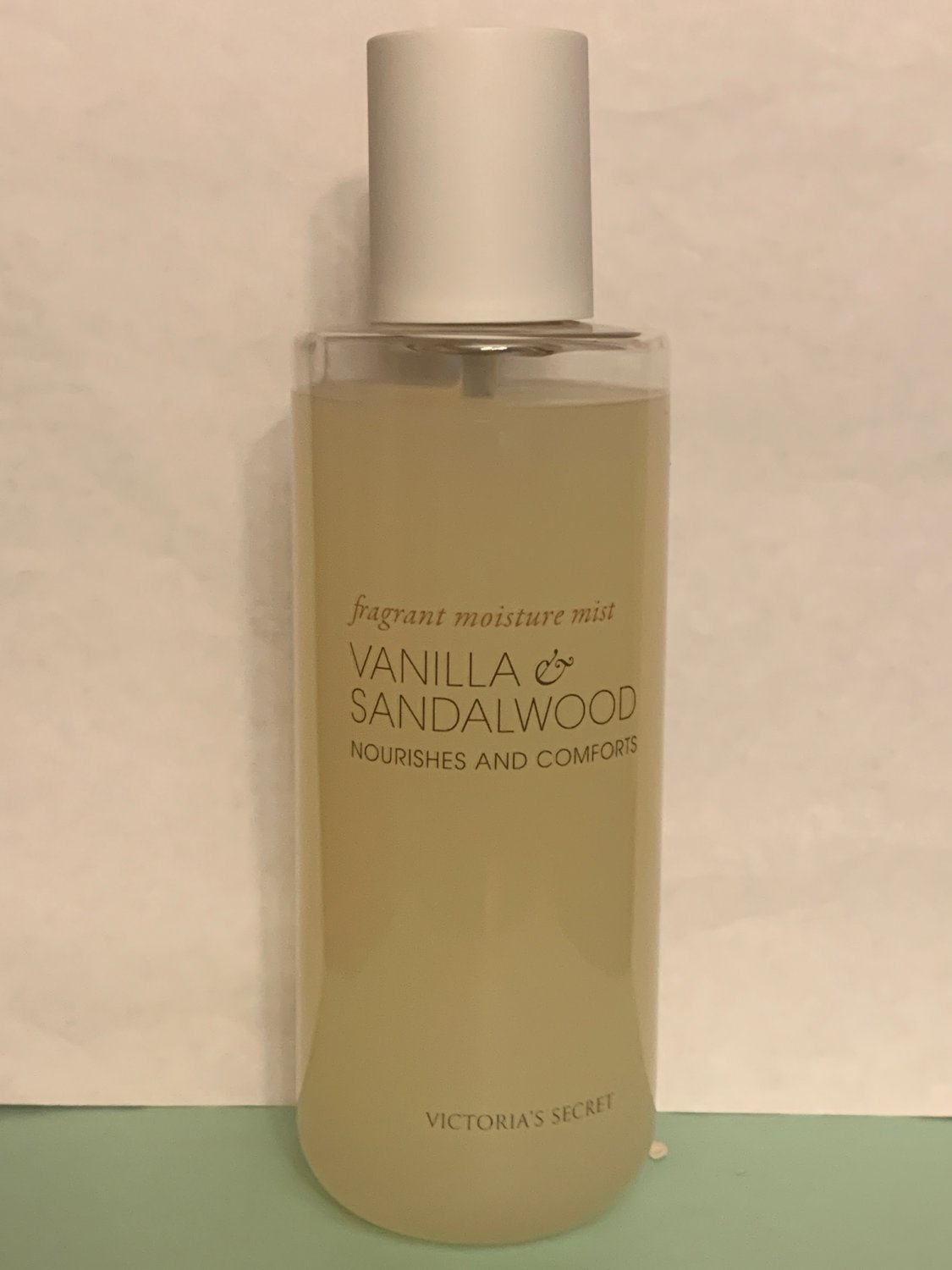 Victoria's Secret Naturally Vanilla & Sandalwood Mist Large As Is