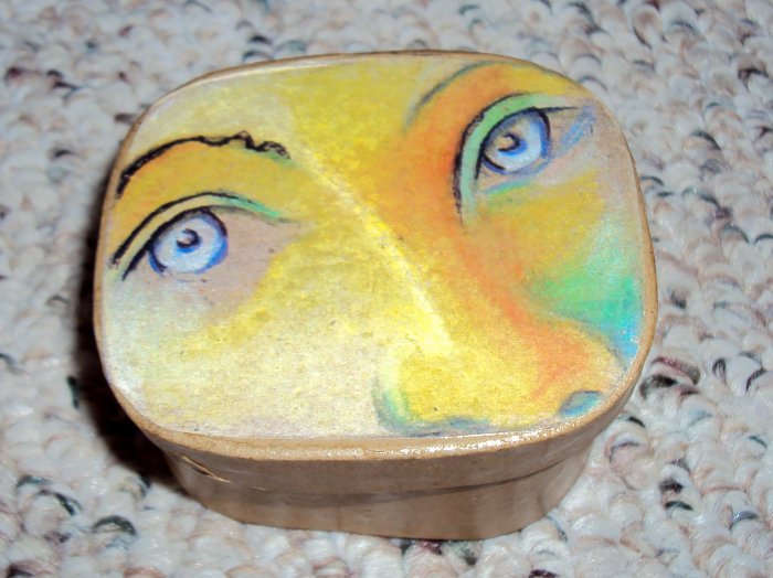 Bright blue eyes Custom Face Box