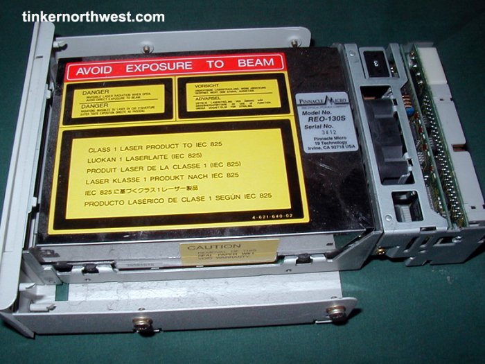 Pinnacle Micro REO-130S 128MB 3.5" SCSI Optical drive