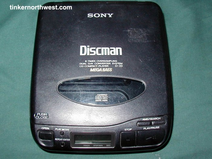 Sony CD Portable Player Discman D-33 Vintage