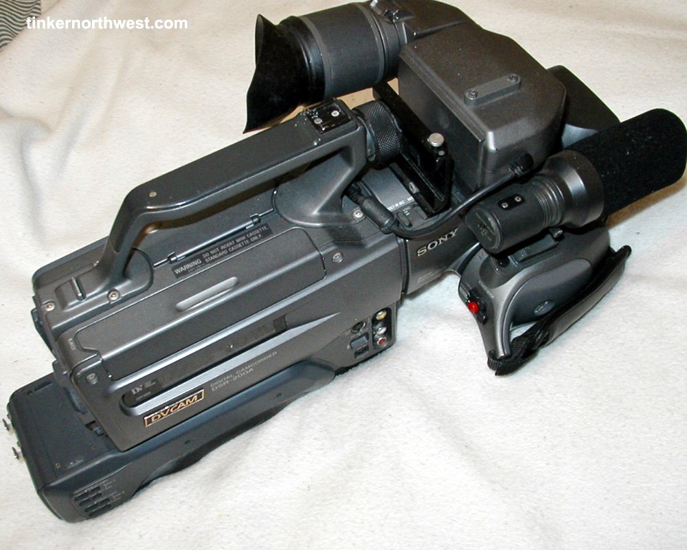 Sony DSR-200A DVCAM Video Camera 3CCD