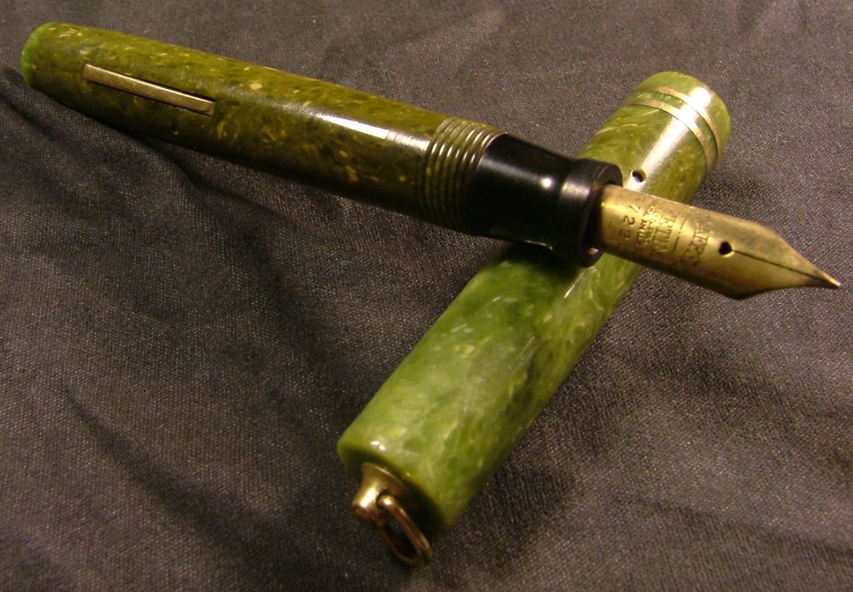 Sheaffer Lifetime Pen in Jade Green, Gold Trim and Bail c.1928