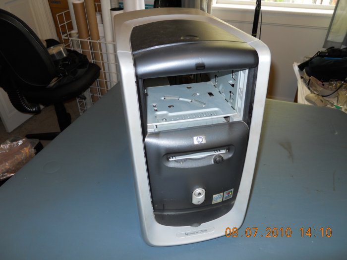 HP Hewlett Packard mid-tower PC Case chassis with power supply