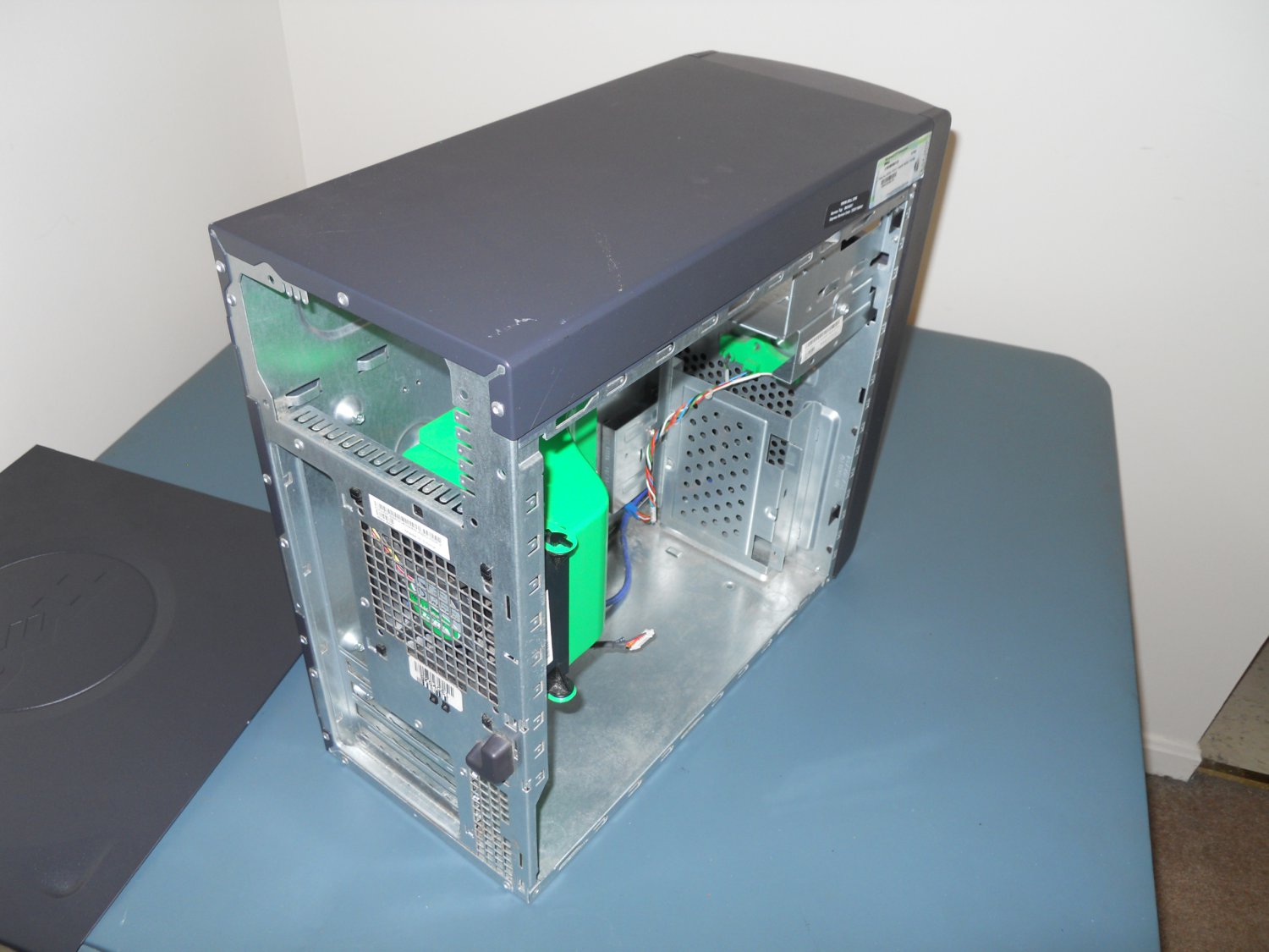 Dell Dimension 3000 mid-tower ATX PC Case chassis tower with XP Key