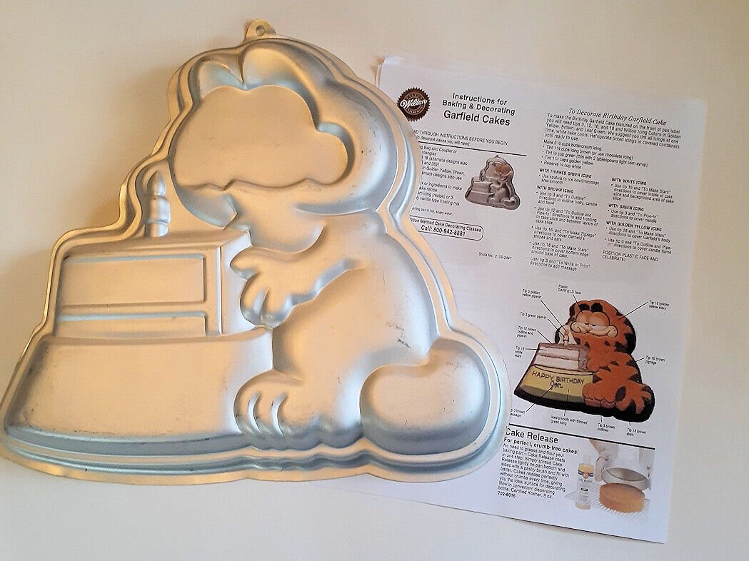Wilton Garfield the Cat Cake Pan 1981-2105-2447 Preowned Face not included