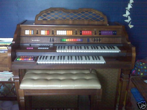 Kimball Organ includes 72 song books