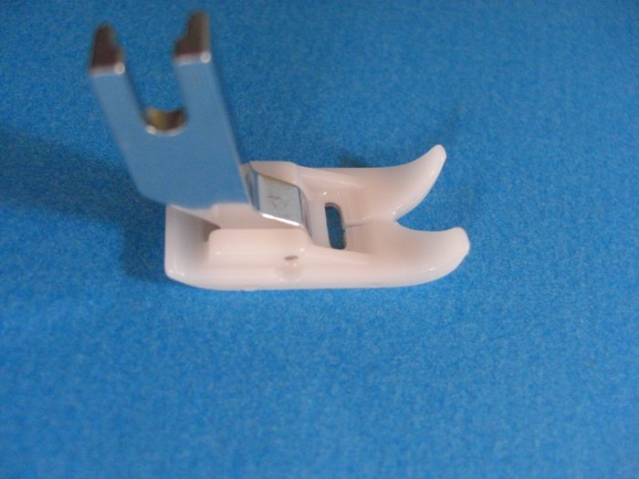 Singer Slant Teflon Zig-Zag Foot Non Stick Part # 941290000 Singer Slant Teflon Zig-Zag Foot Non Stick Part # 941290000