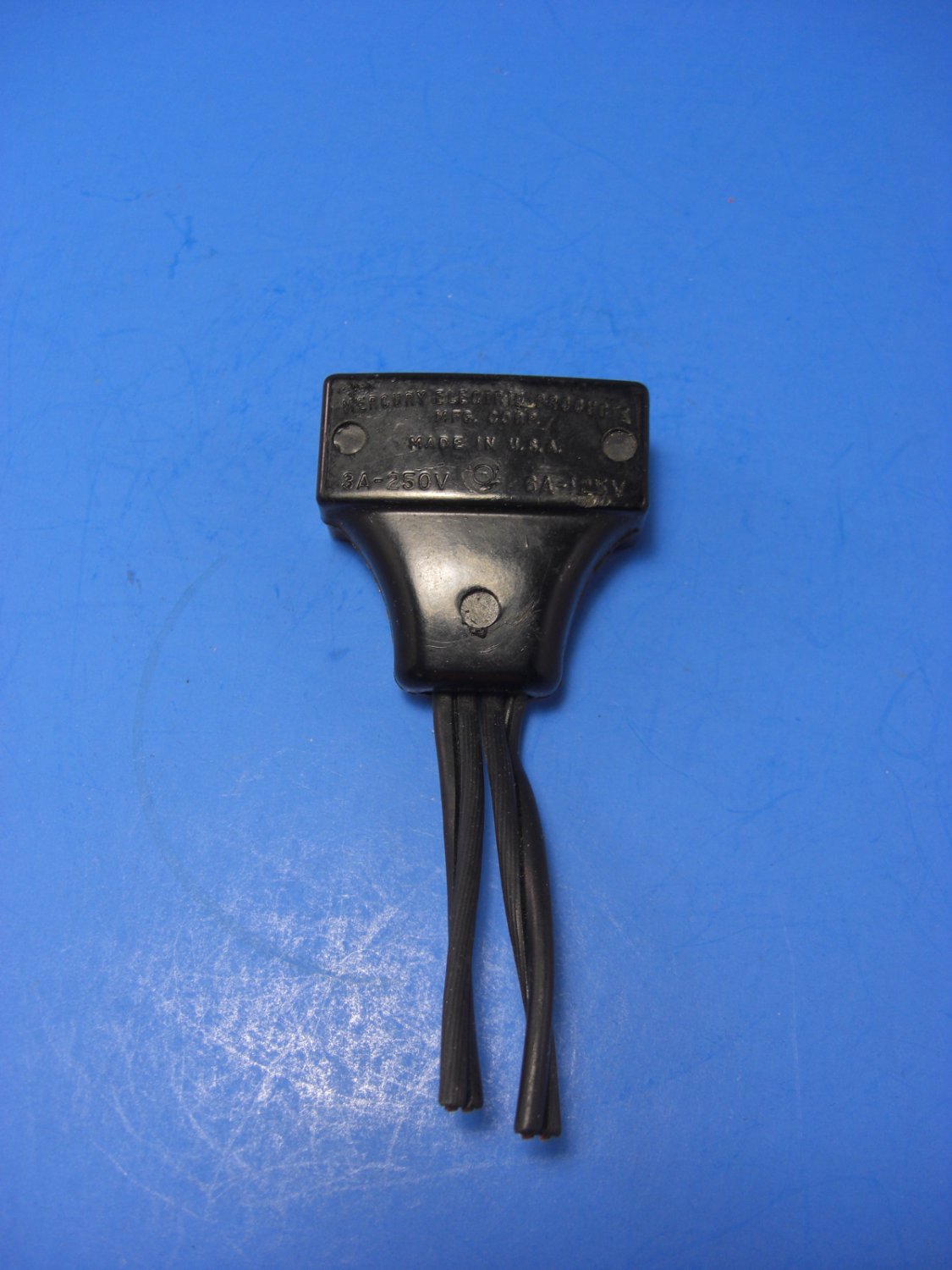 Original Mercury Sewing Machine Replacement Plug 6A-125 V