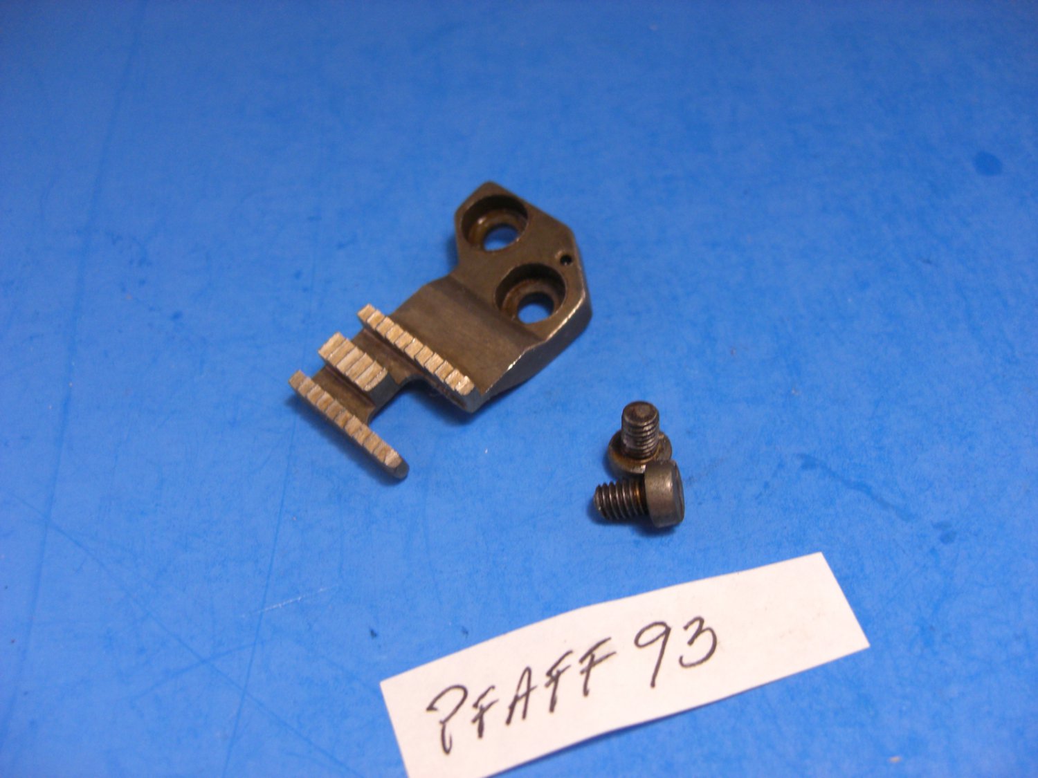 Pfaff 93 Sewing Machine Feed Dog With Screws