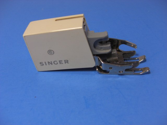 Vintage Original QF039b Singer Slant Shank Walking Foot