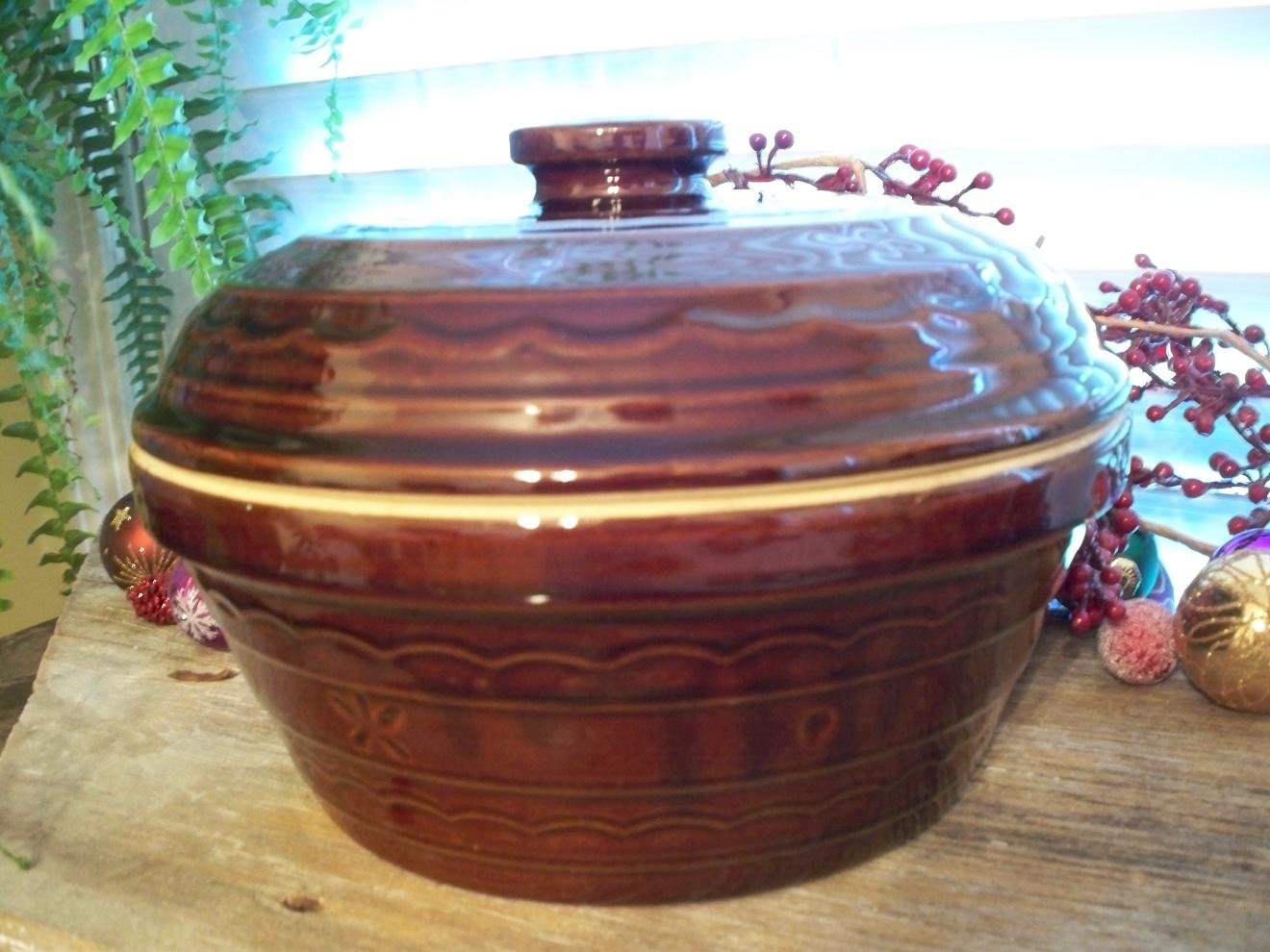 Vintage Marcrest DAISY DOT Brown Pottery 3 Quart Dutch Oven with Lid