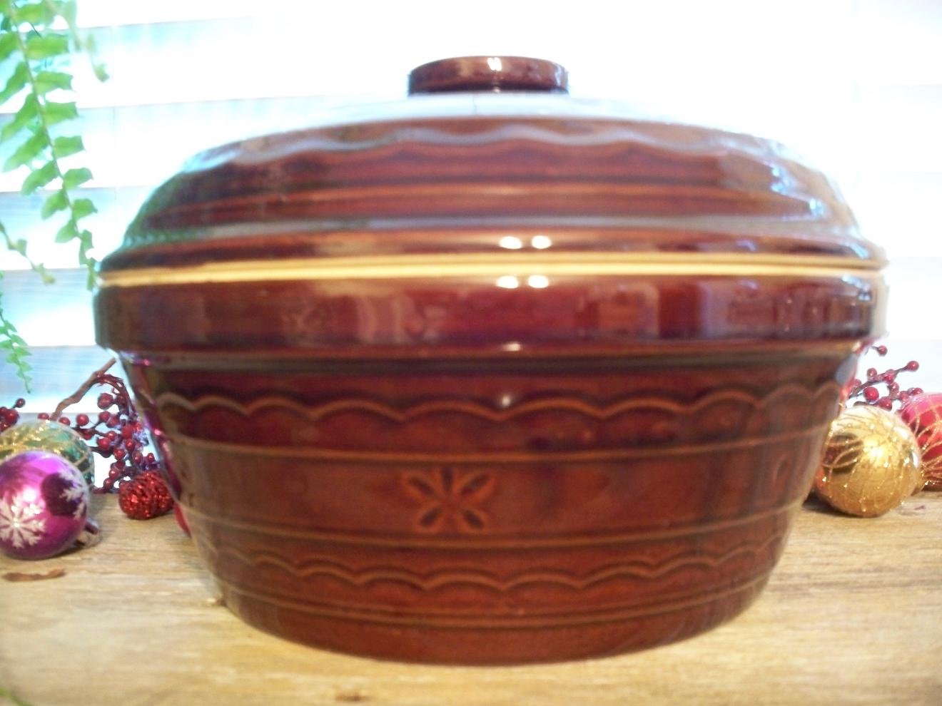 Vintage Marcrest DAISY DOT Brown Pottery 3 Quart Dutch Oven with Lid