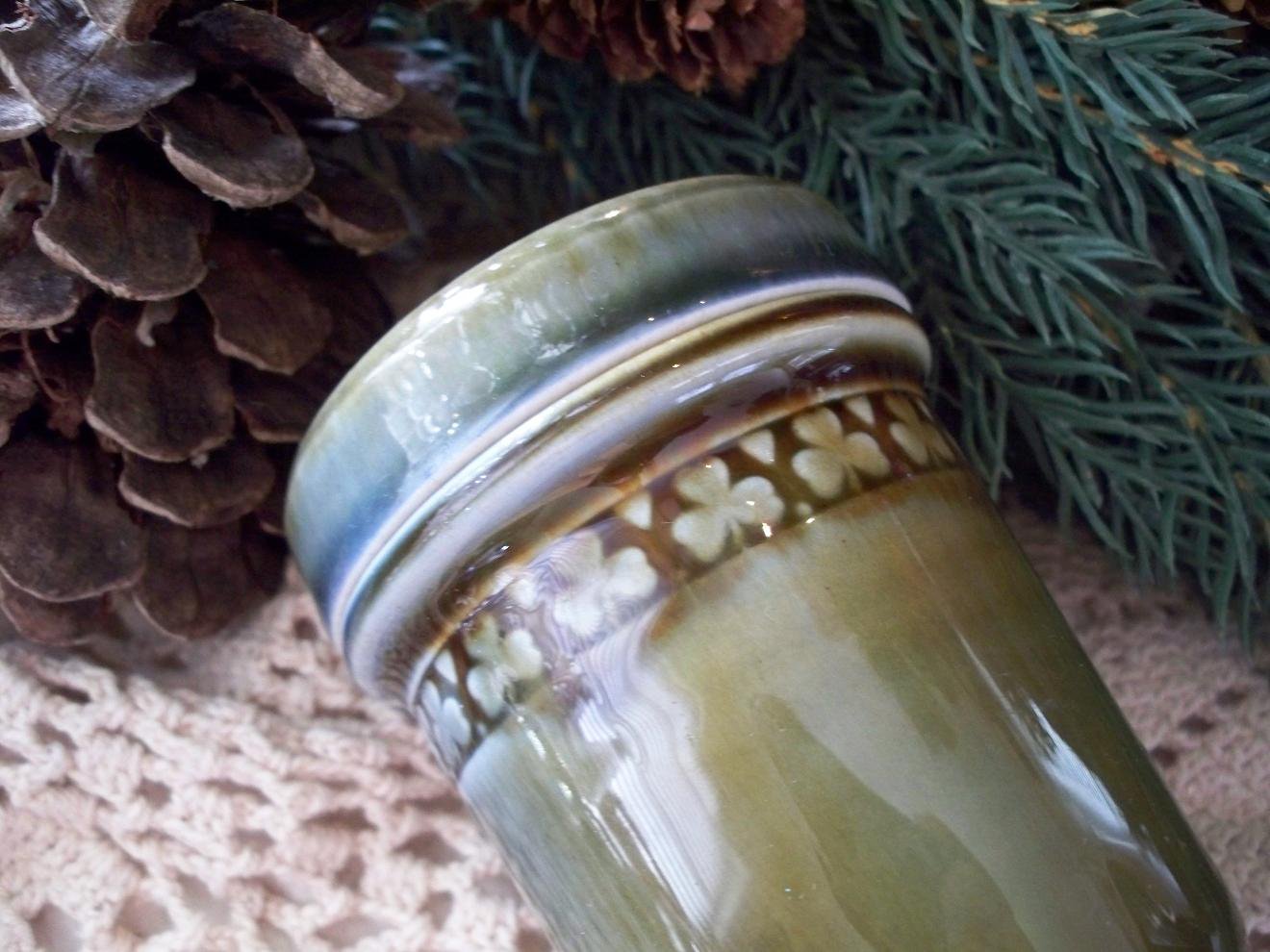 Wade Pottery Shamrock Clover Porcelain Egg Coddler~IRELAND