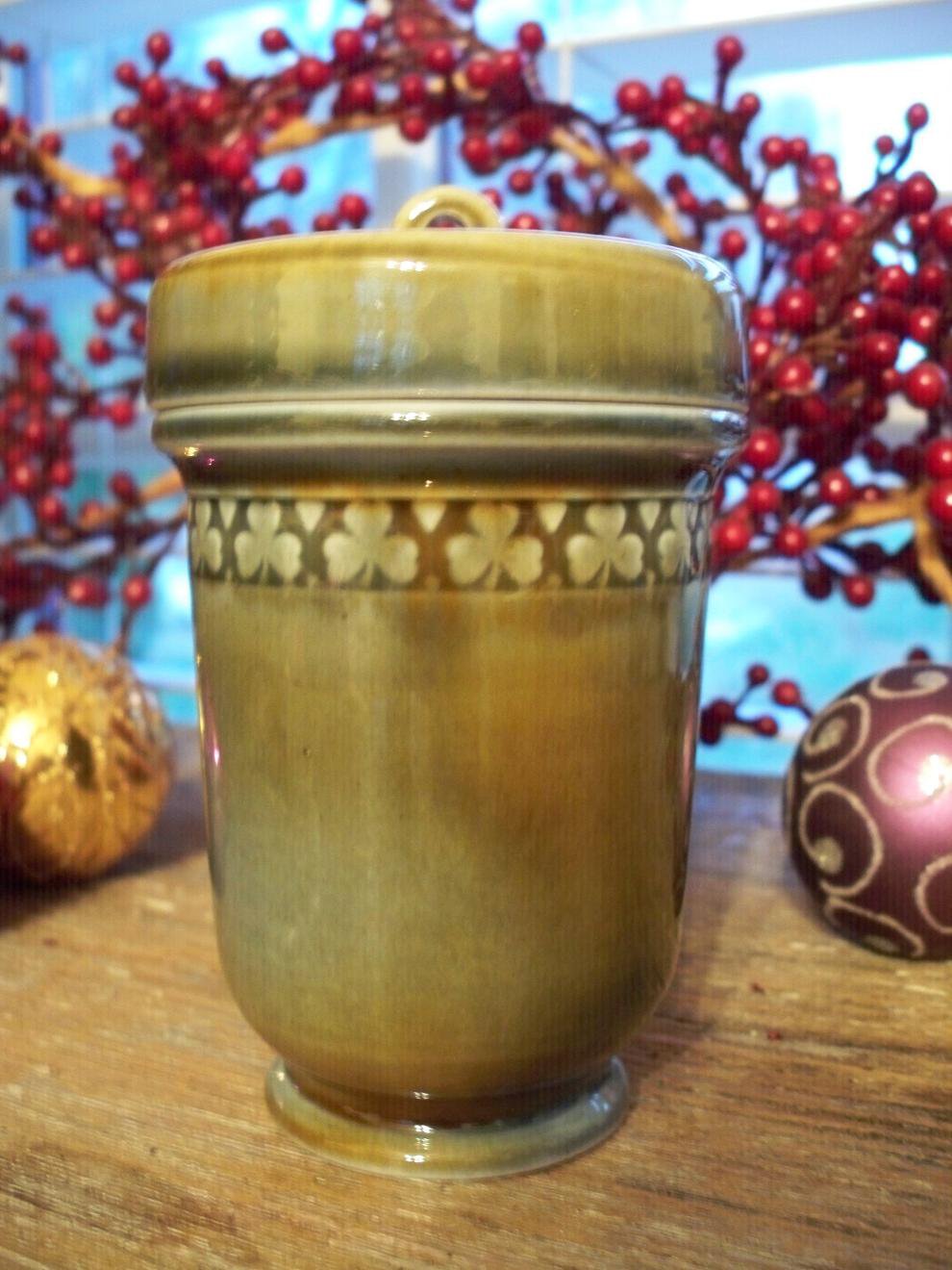 Wade Pottery Shamrock Clover Porcelain Egg Coddler~IRELAND