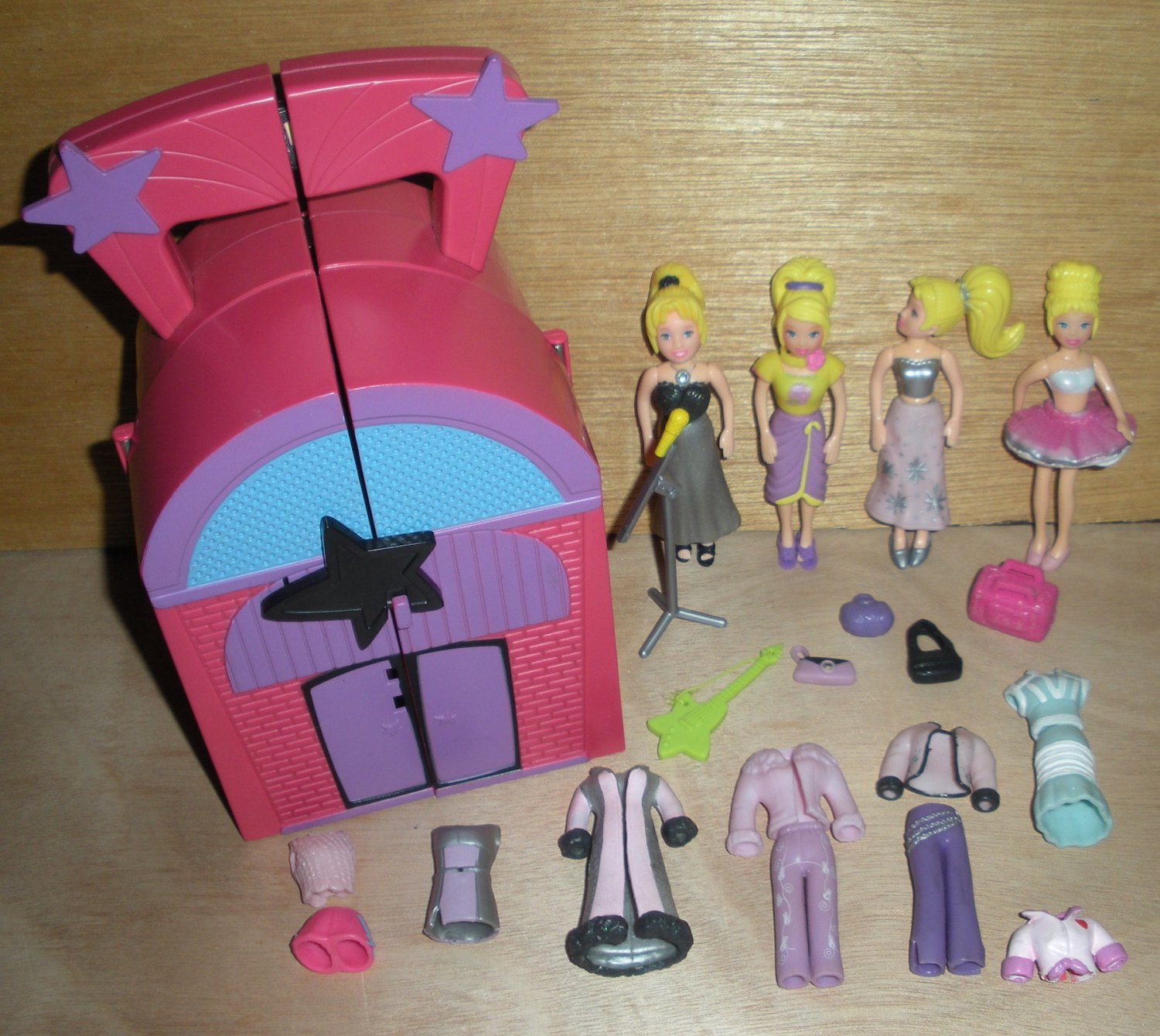 Polly Pocket Musical Stage 4 Dolls Clothes Accessories