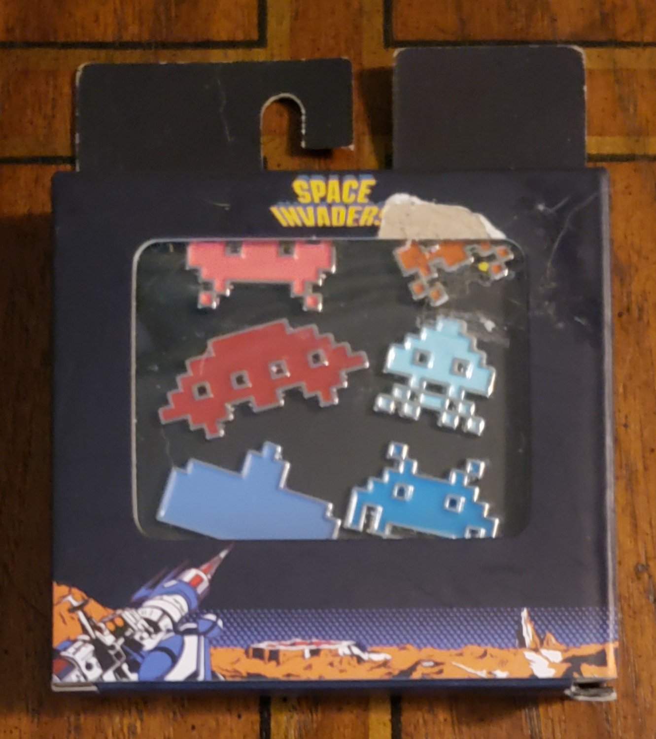 LOOT CRATE - ATARI (OPENED) UNUSED - SPACE INVADER PIN SET - NEW (numskull)