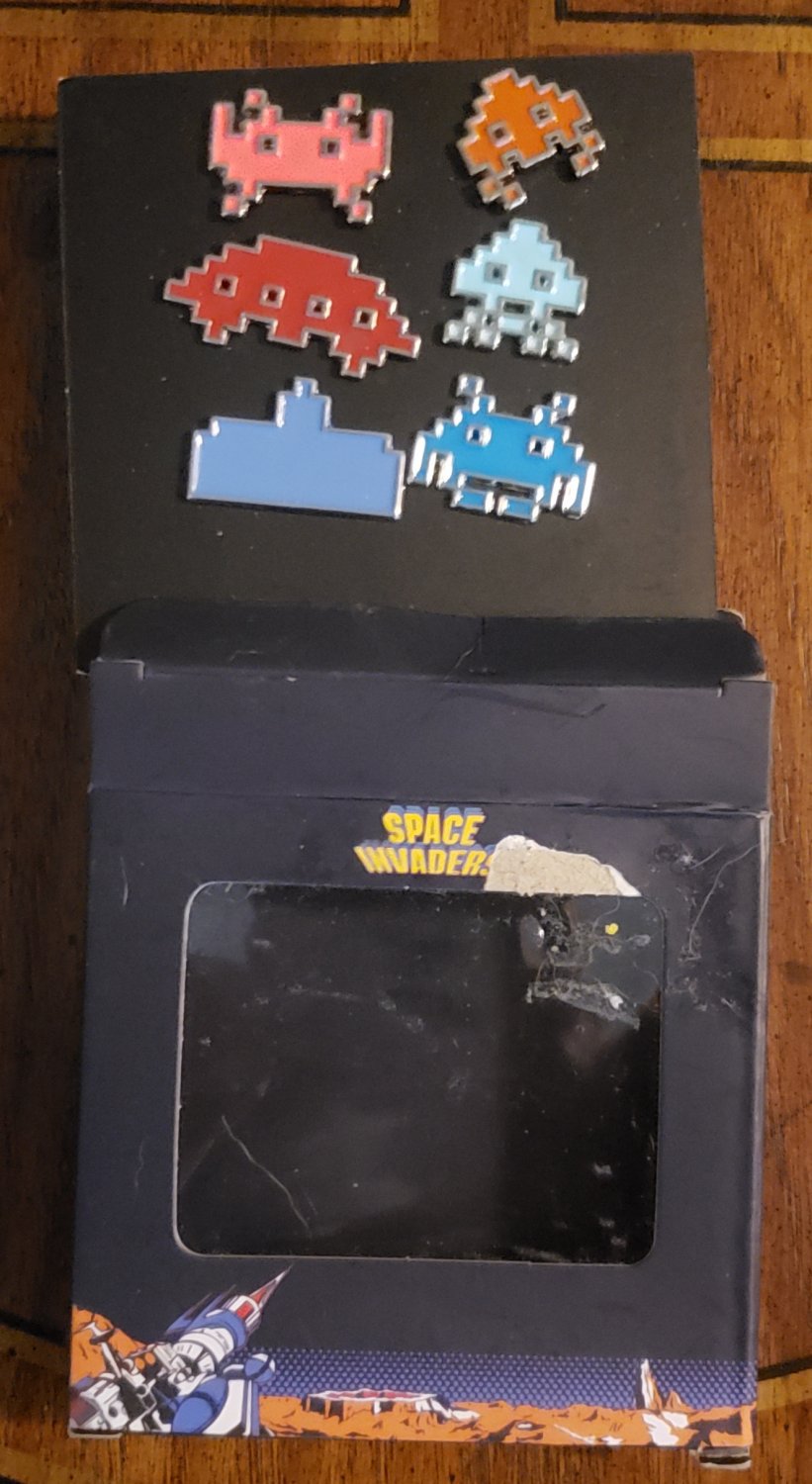LOOT CRATE - ATARI (OPENED) UNUSED - SPACE INVADER PIN SET - NEW (numskull)