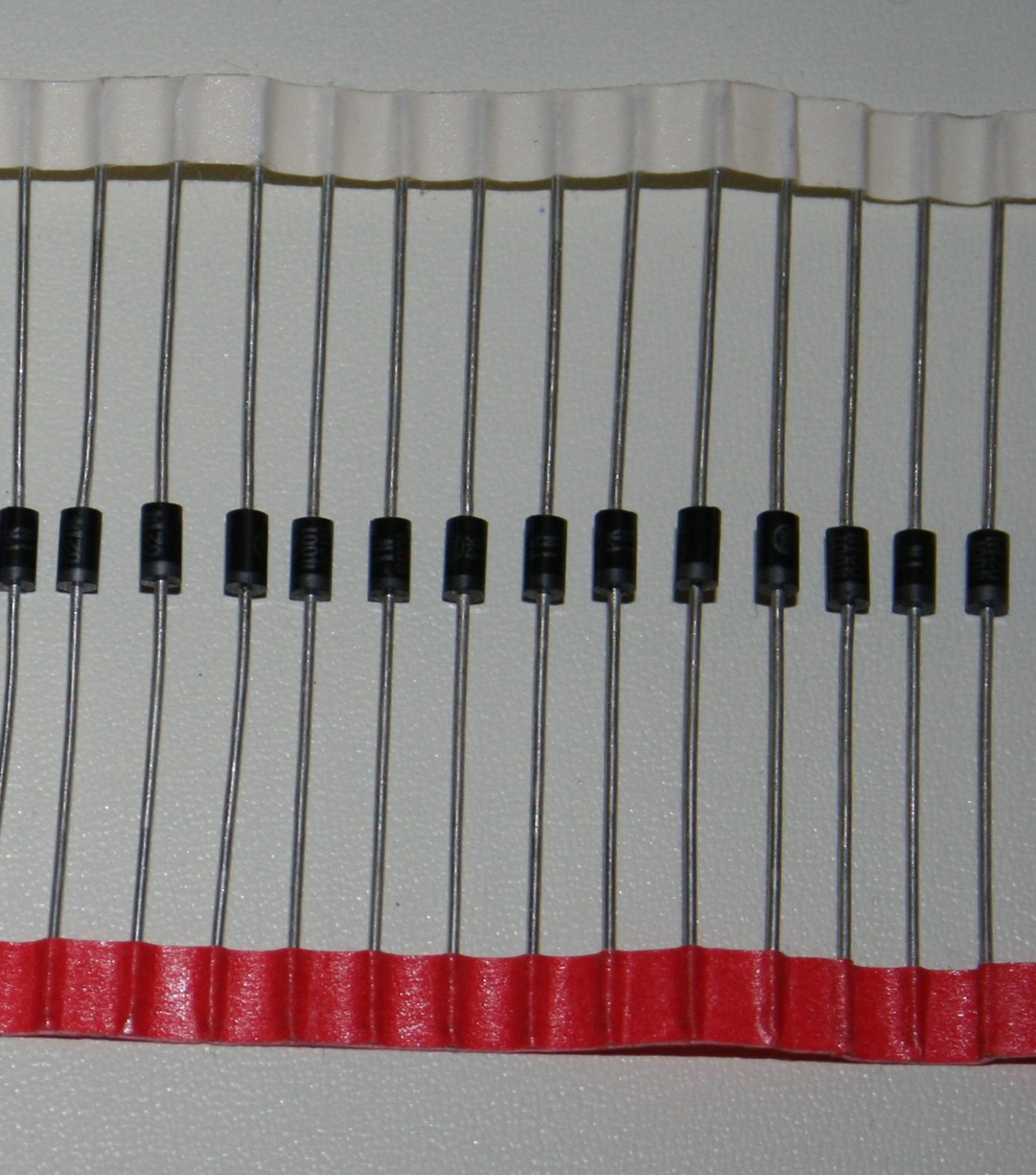 1N4002 40 PCs. 1A 100V Rectifier Diode.