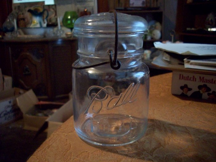 Vintage Pint Ball Ideal Wire Side Mason Jar With Lid