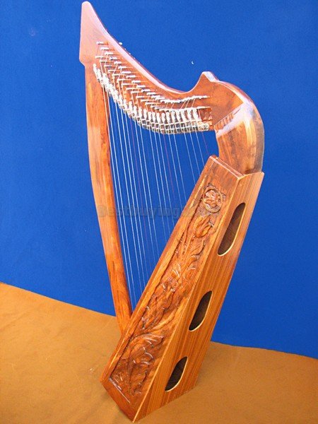 Heather Harp 22 strings C to C Course With case