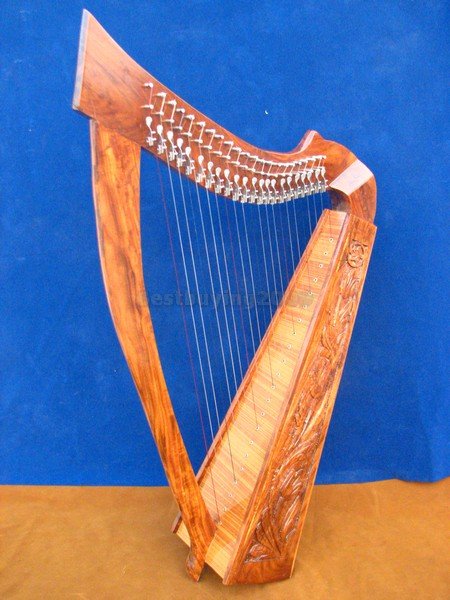 Heather Harp 22 strings C to C Course With case