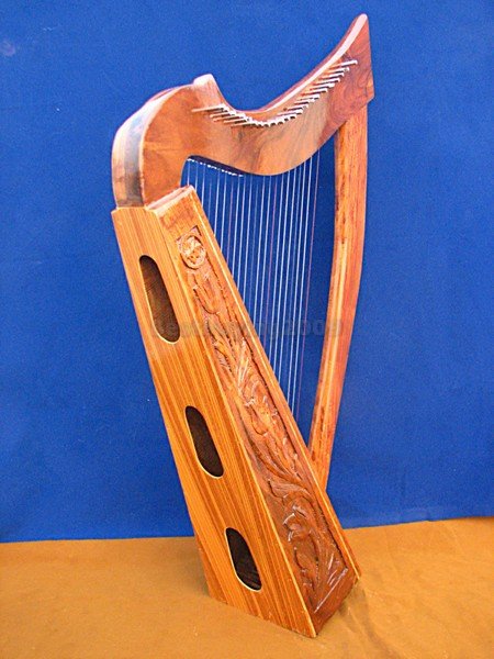 Heather Harp 22 strings C to C Course With case