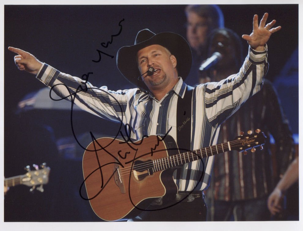 Garth Brooks SIGNED 8" x 10" Photo + Certificate Of Authentication 100% ...