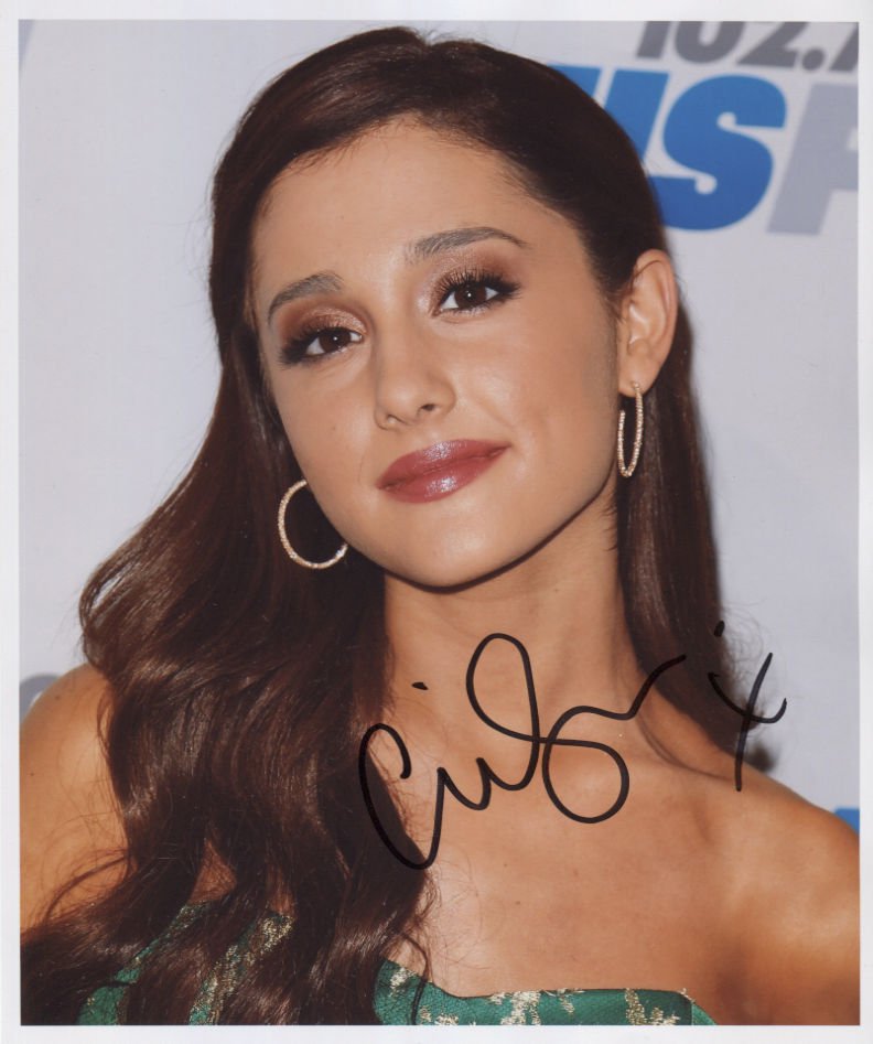 Ariana Grande SIGNED Photo + Certificate Of Authentication 100% Genuine