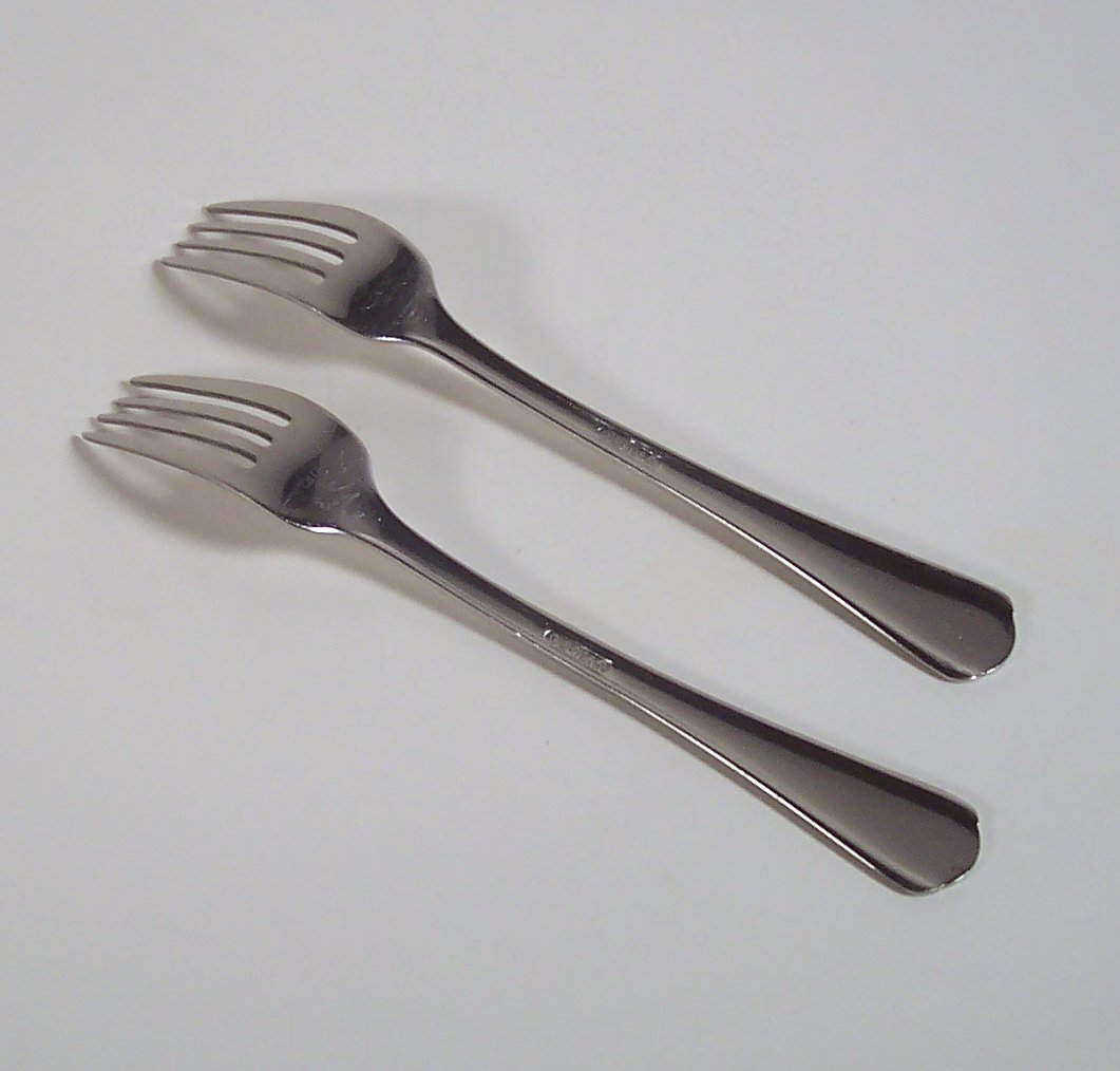 Oneida Dahlia 2 Salad Forks 7" Glossy Stainless Steel Silverware ...