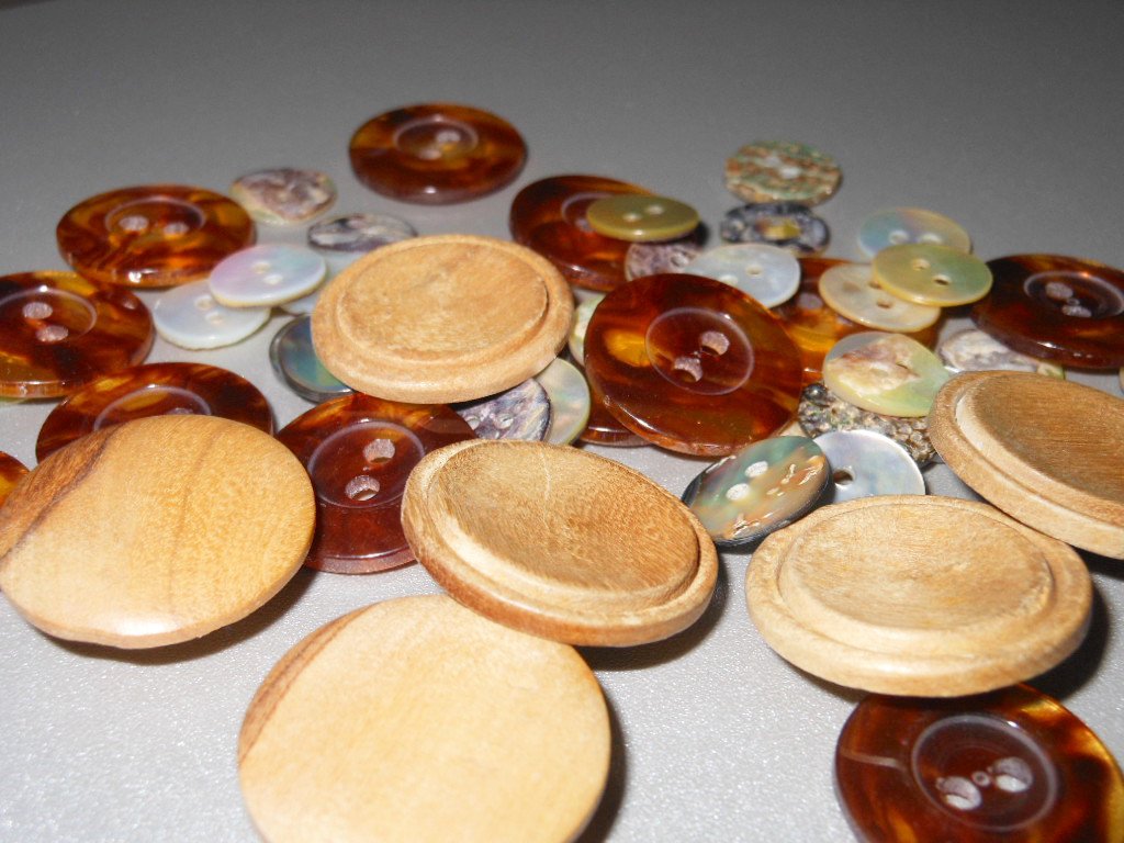 Wood Faux Tortoise Shell Mother of Pearl Buttons Tiny Sweater Blouse ...
