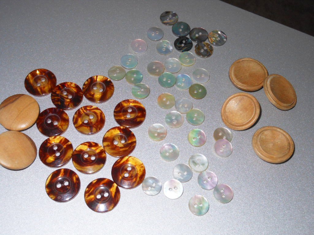 Wood Faux Tortoise Shell Mother of Pearl Buttons Tiny Sweater Blouse ...