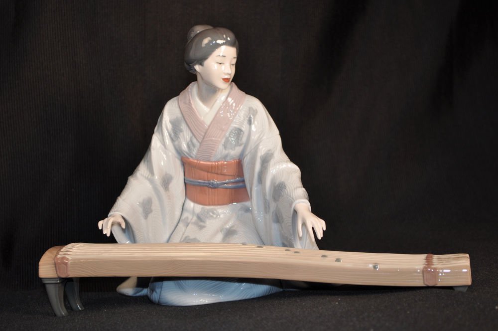 LLADRO Music Koto Player Musica De Koto Porcelain Figurine New