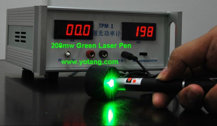 Powerful 200MW Green Laser Pointer - Can Light a Match