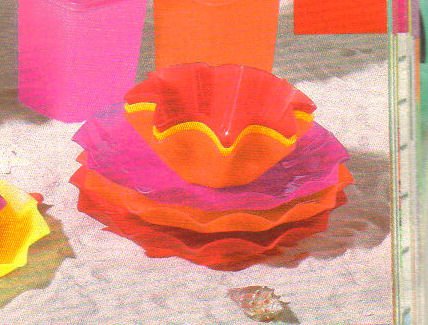 TUPPERWARE WHIMSICAL PLATES