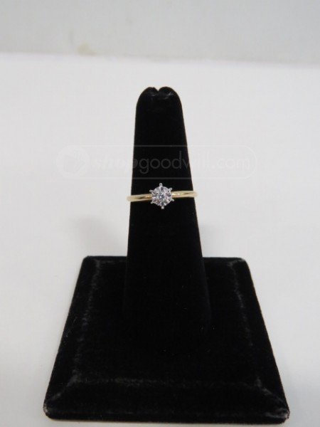 14K solid gold Starfire diamond ring 2.5mm size 5.5 used