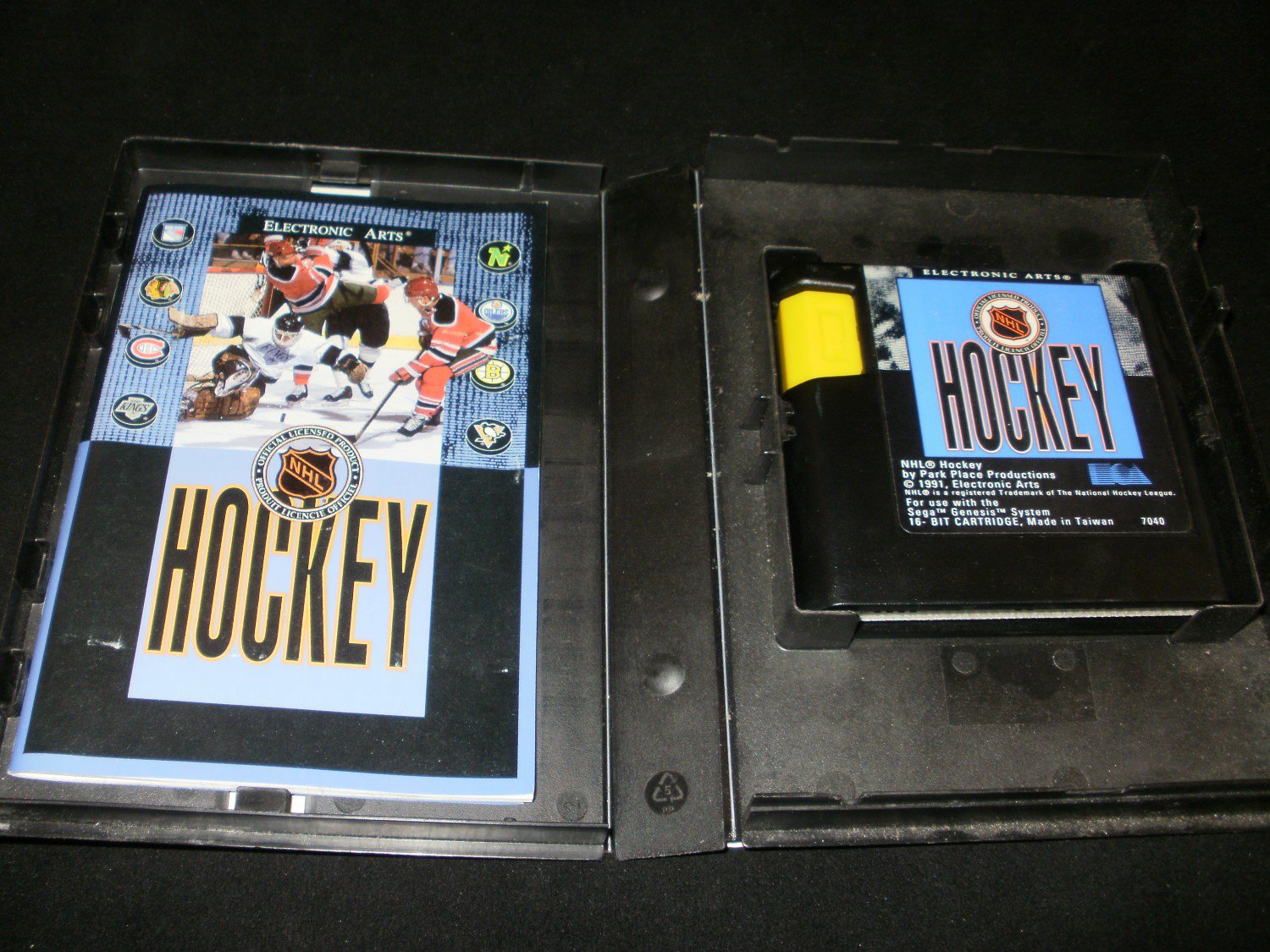 NHL Hockey - Sega Genesis - Complete CIB - EASN Cover