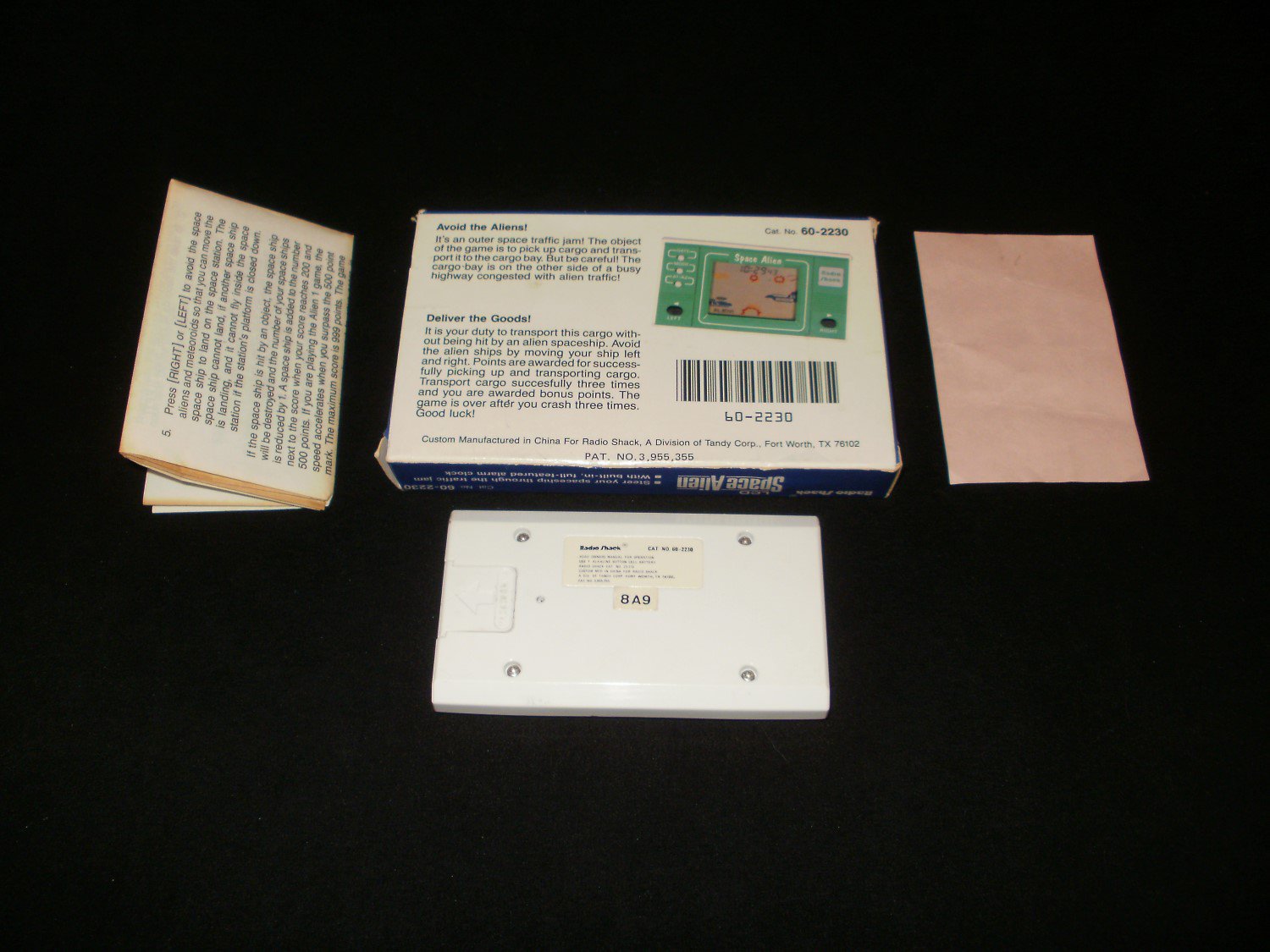 Space Alien - Vintage Handheld - Radio Shack 1990 - Complete CIB