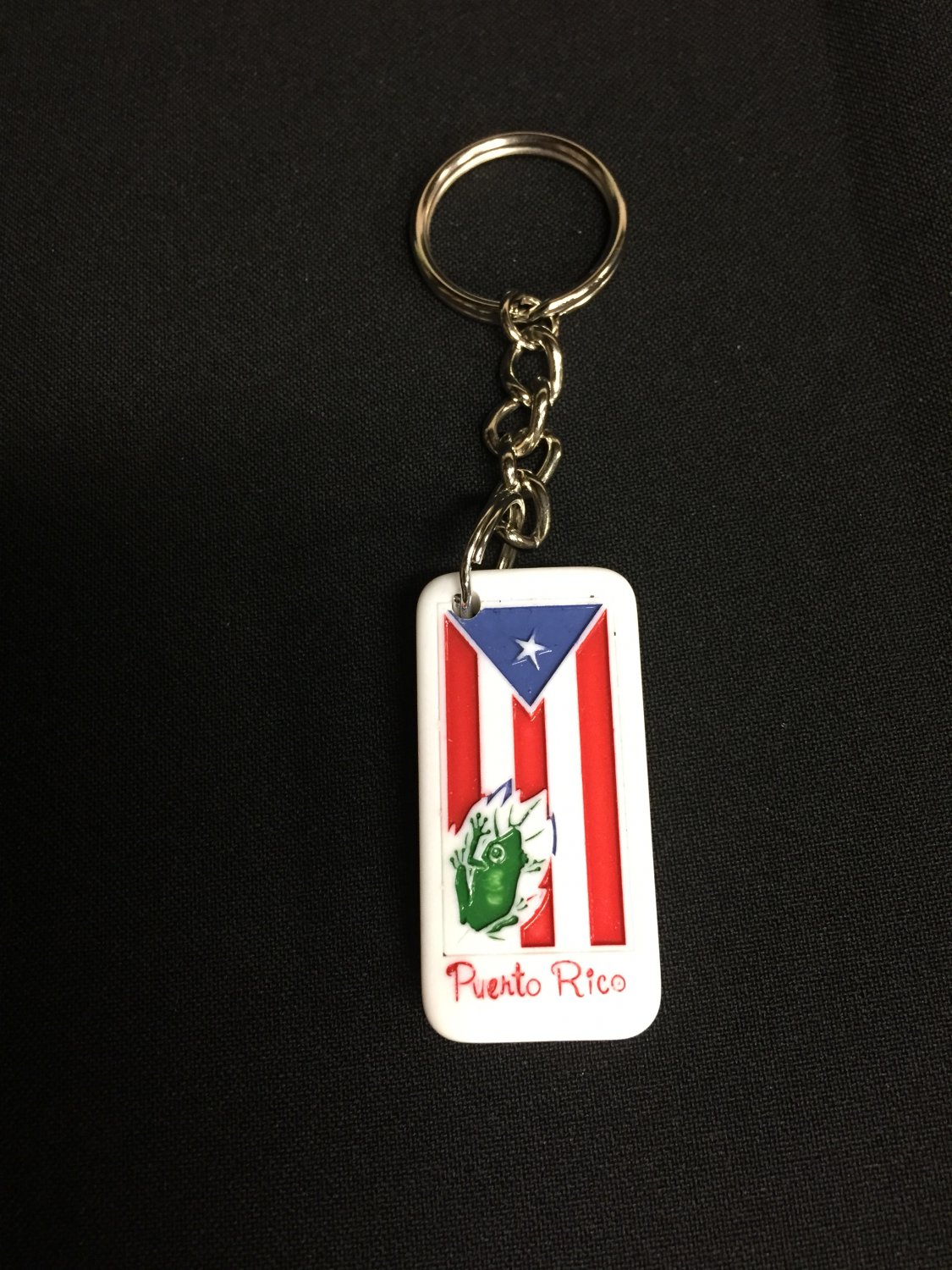 Domino Keychain with the Puerto Rico Flag -Coqui